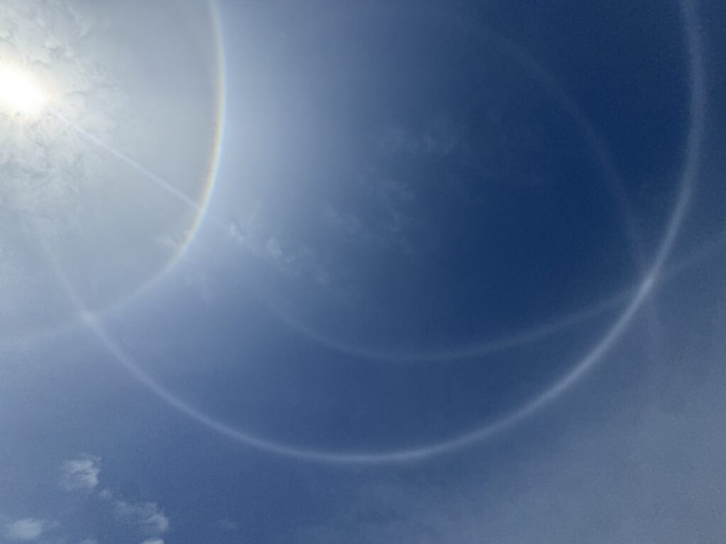 Another great column display with a bright Wegener arc - Halo Phenomena